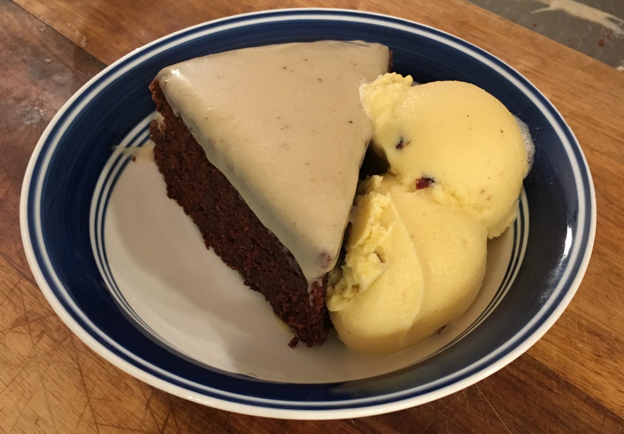 chocolate-banana-cake-with-banana-cream-cheese-frosting-www-neil-blog